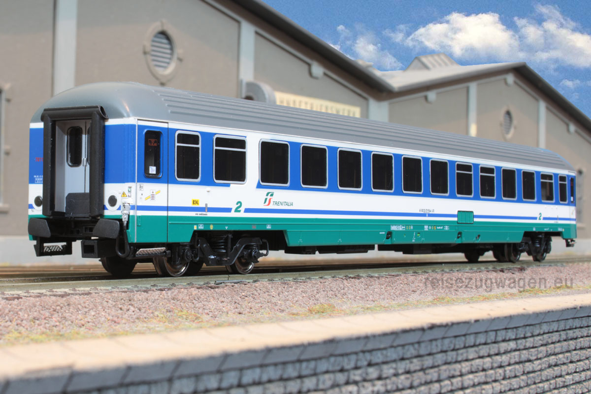 Reisezugwagen im Modell und Vorbild