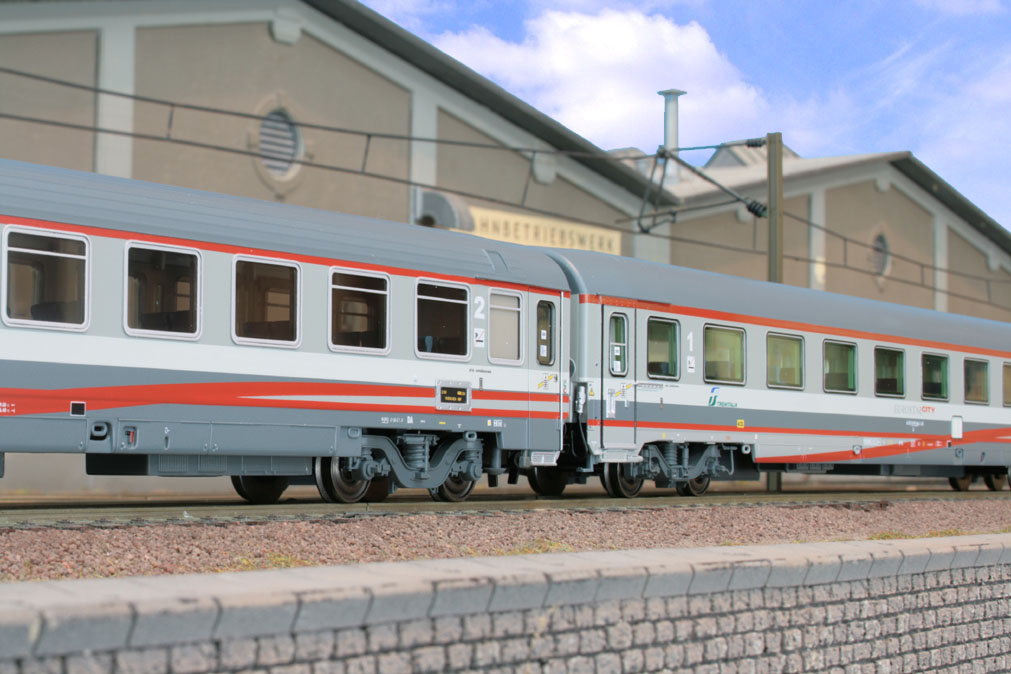 Reisezugwagen im Modell und Vorbild