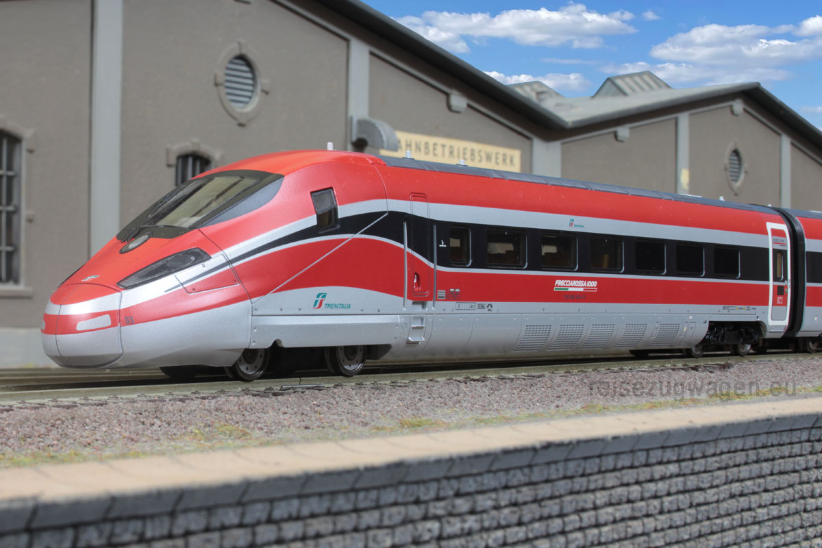 Reisezugwagen im Modell und Vorbild