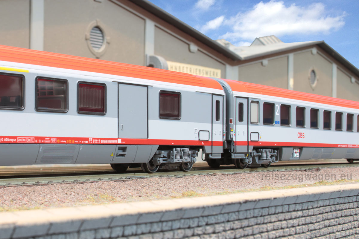 Reisezugwagen im Modell und Vorbild