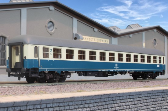 Ade 23101/8 IC- Abteilwagen Bm 235 der DB Ep IV