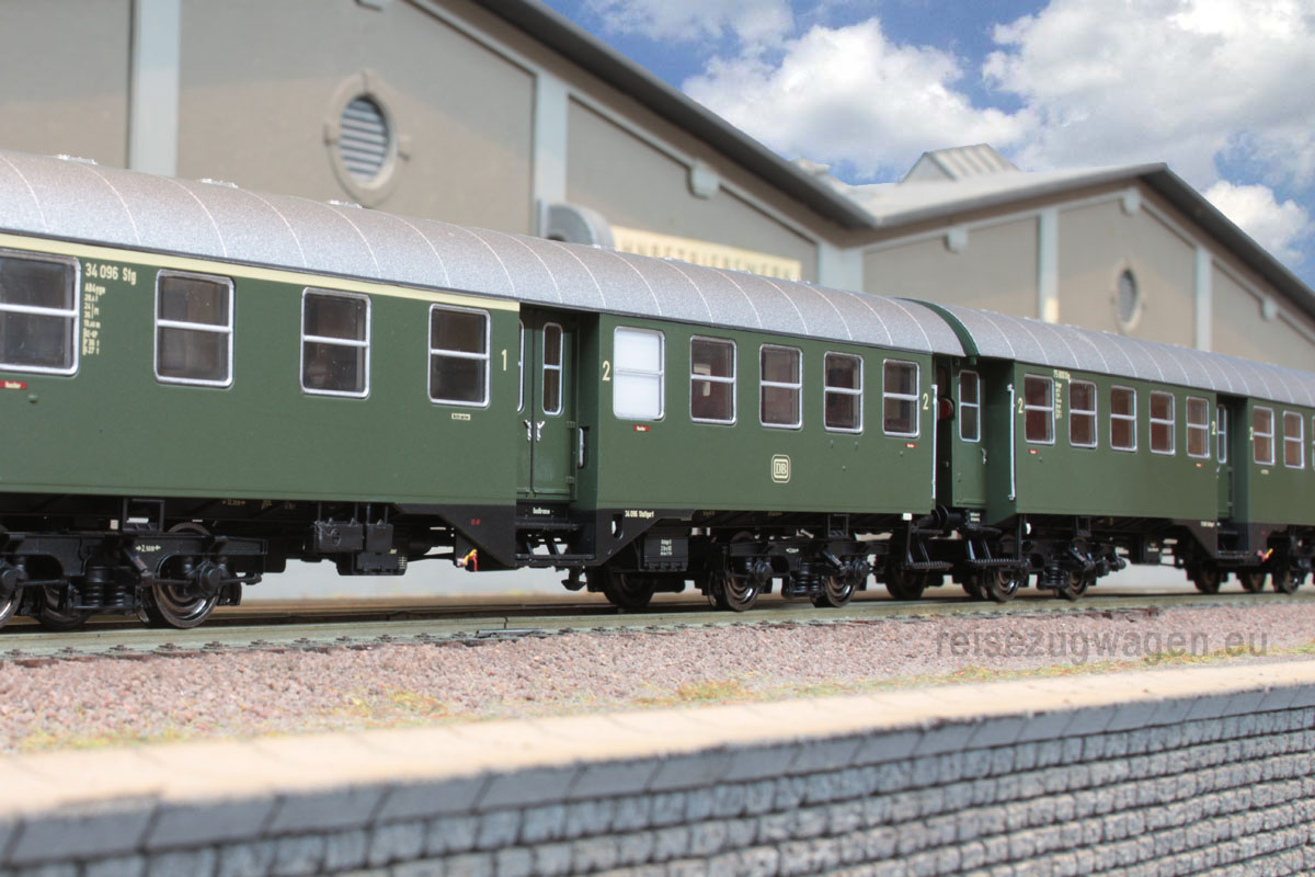 Reisezugwagen im Modell und Vorbild