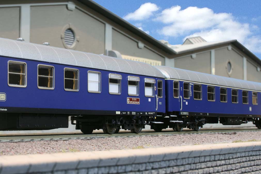 Reisezugwagen im Modell und Vorbild