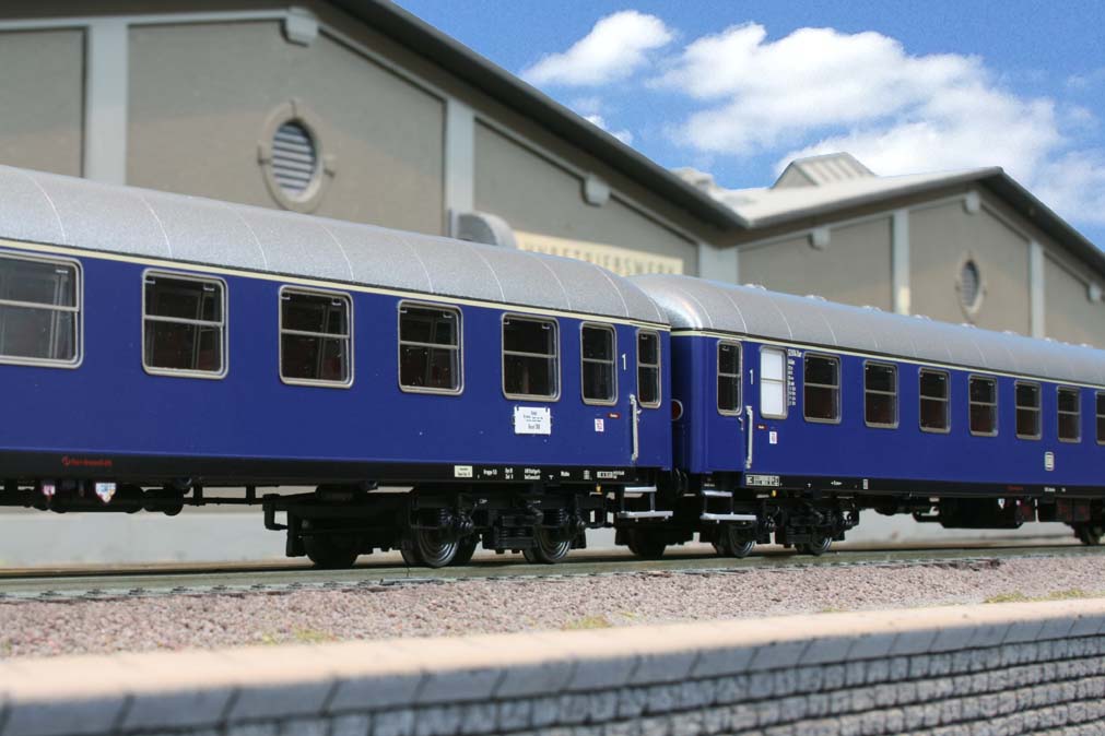 Reisezugwagen im Modell und Vorbild