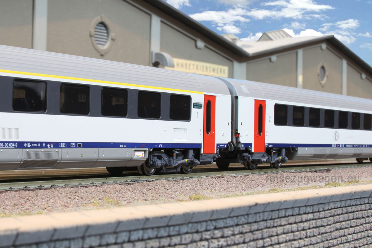 Reisezugwagen im Modell und Vorbild