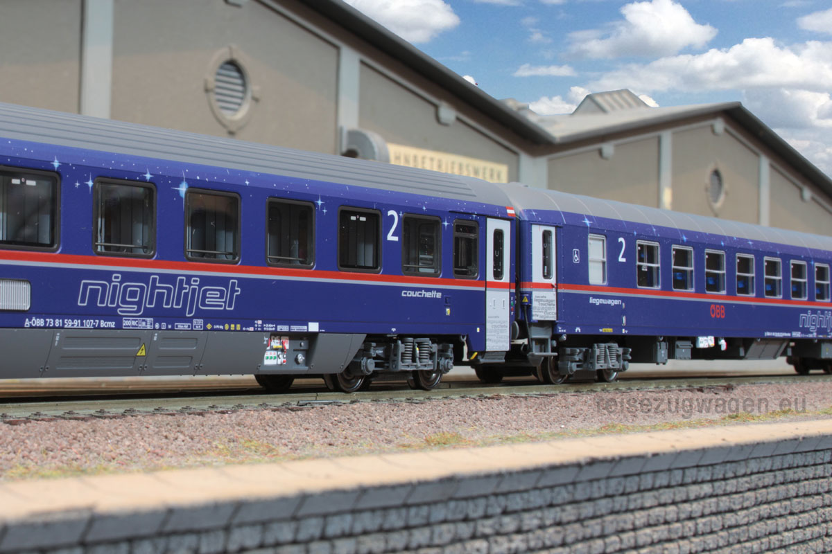 Reisezugwagen im Modell und Vorbild